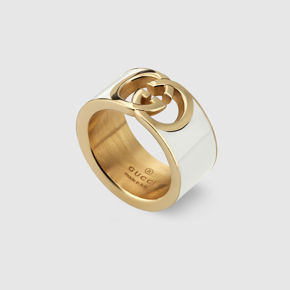 Gucci Interlocking enamel ring in yellow gold-toned brass | GUCCI® UK