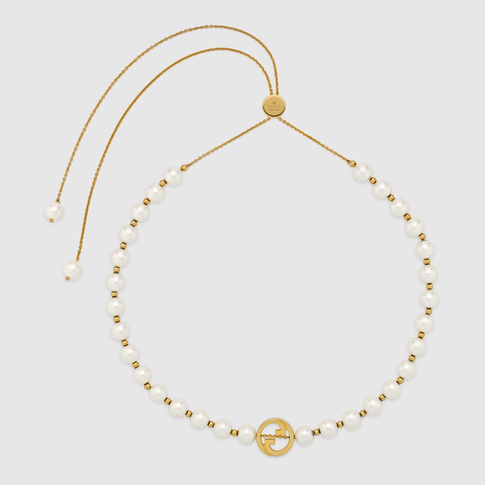 Gucci Interlocking pearl necklace in light gold-toned brass | GUCCI® US