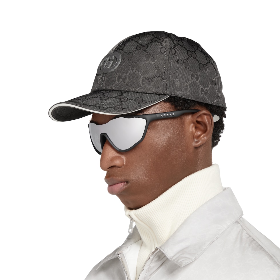 Mask-shaped sunglasses in black | GUCCI® US