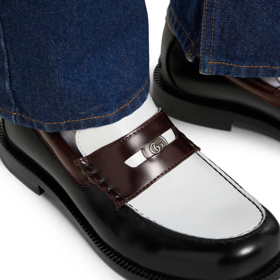 Men's loafer with removable detail in black and white leather | GUCCI® GR