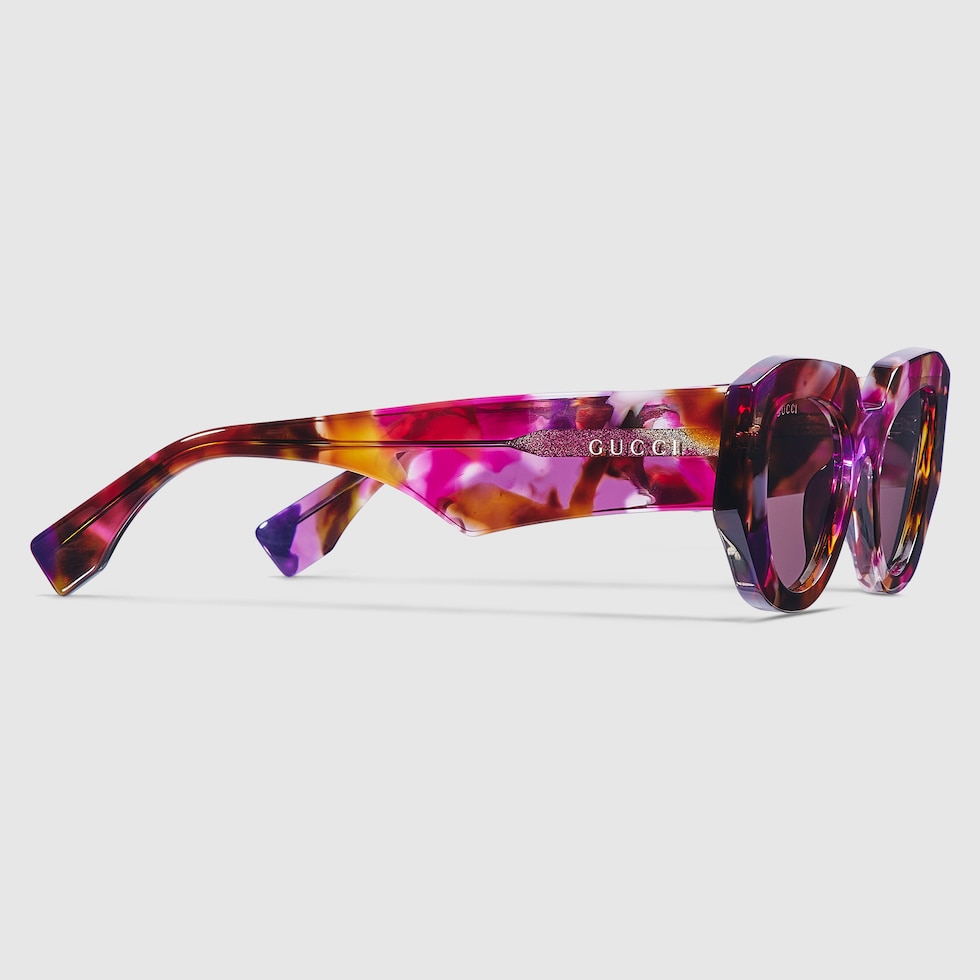 Cat eye frame sunglasses in fuchsia tortoiseshell | GUCCI® AE