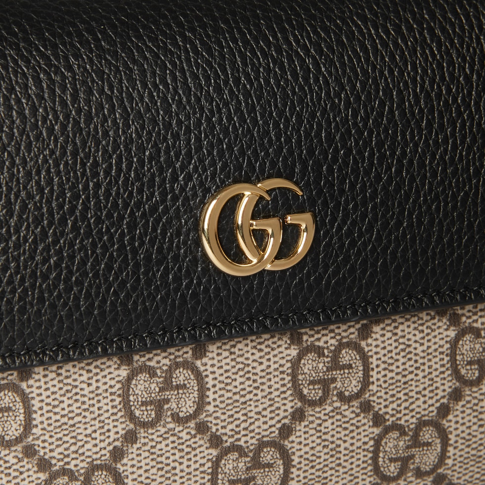 Bi-colour GG Marmont wallet on chain in beige and black leather | GUCCI® SG