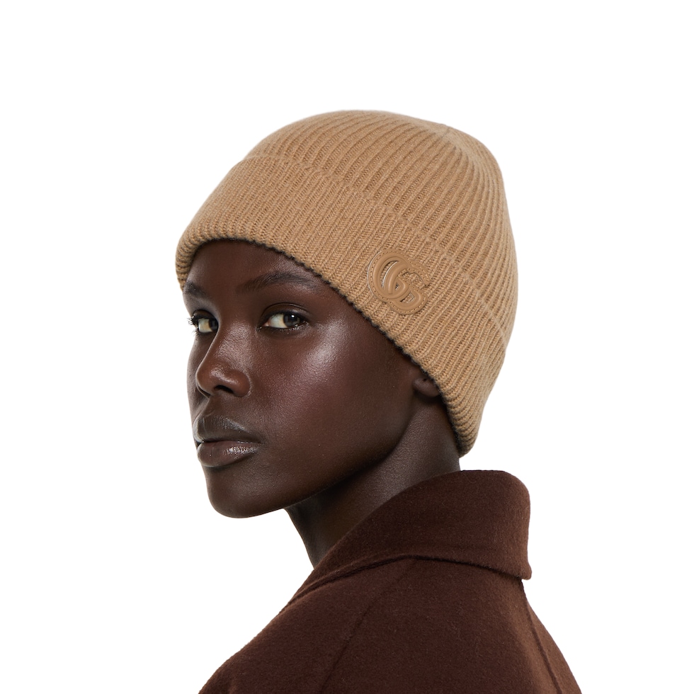 Cappello in cashmere con patch in beige | GUCCI® IT