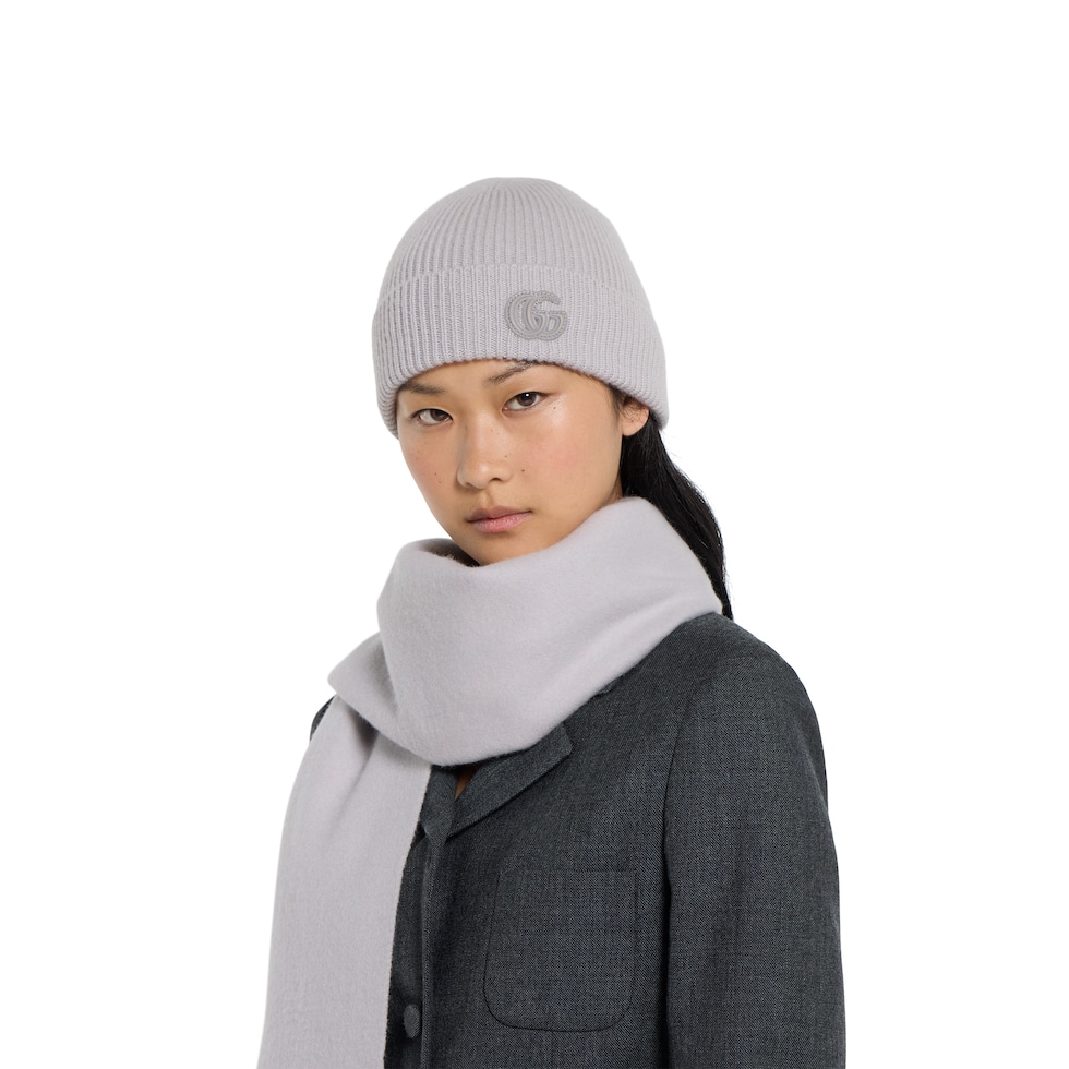 Cashmere hat with patch in light grey | GUCCI® US