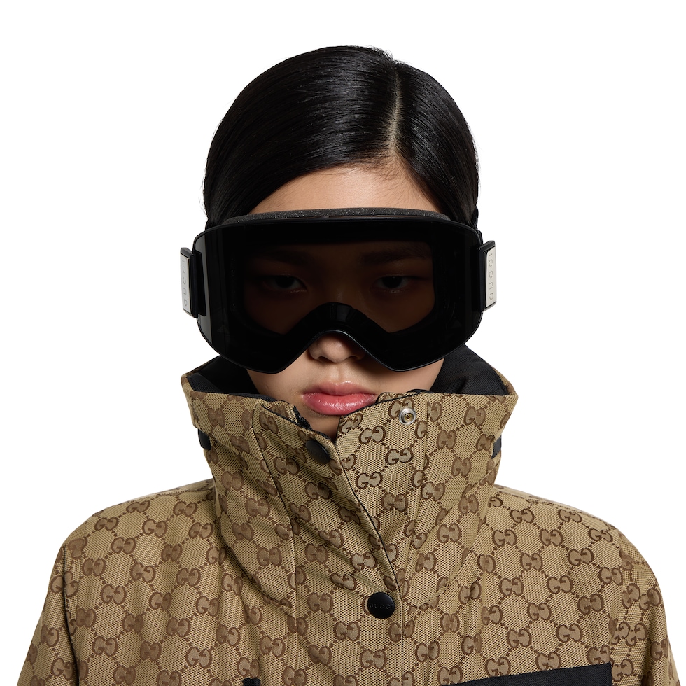 Mask-shaped sunglasses in black | GUCCI® US