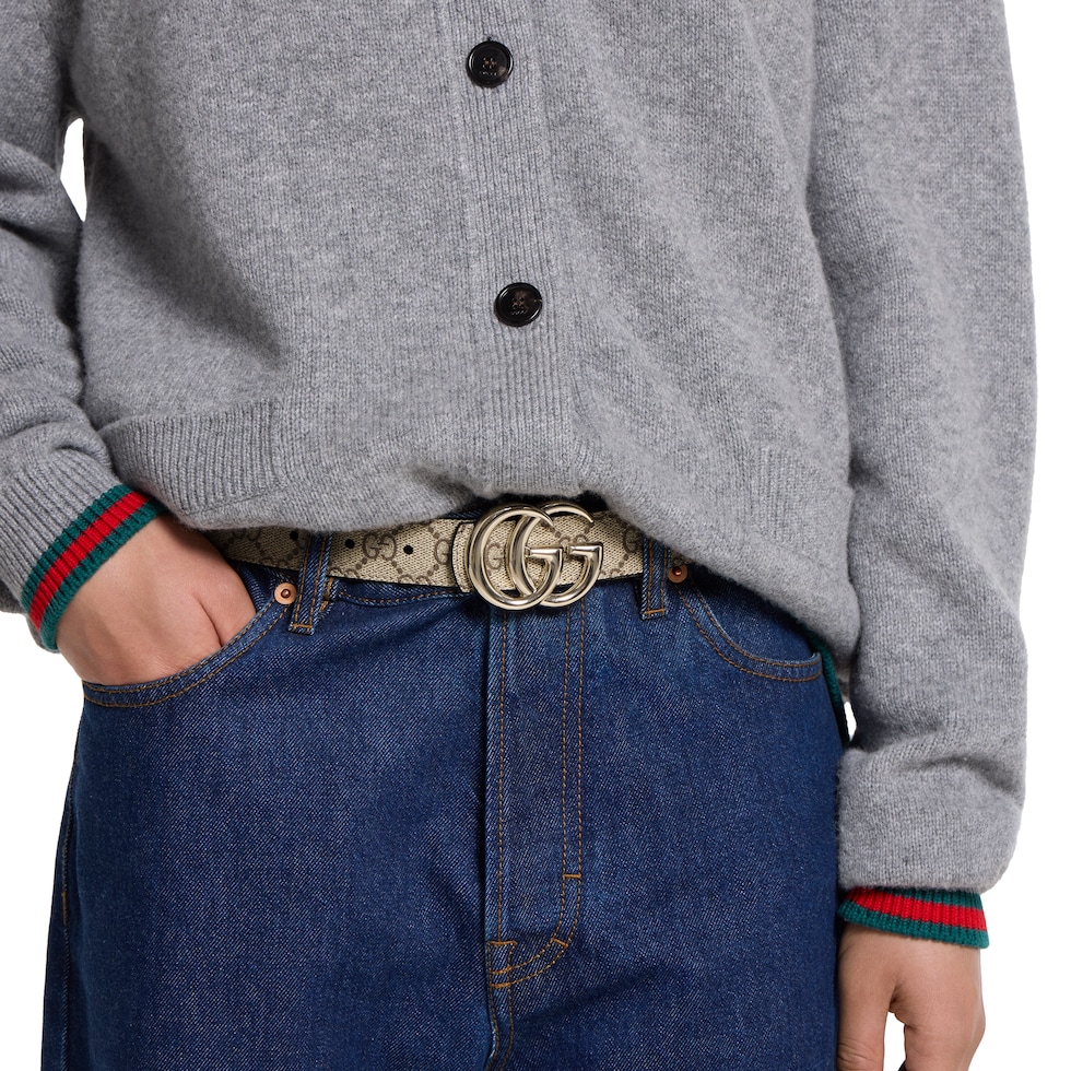 Cinturón GG Marmont reversible en supreme beige y piel negra | GUCCI® ES