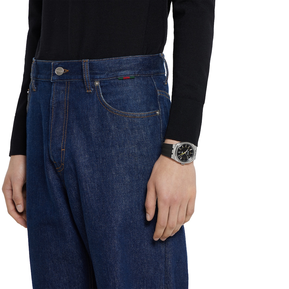 Reloj Gucci 25H, 40 mm en goma negra | GUCCI® ES
