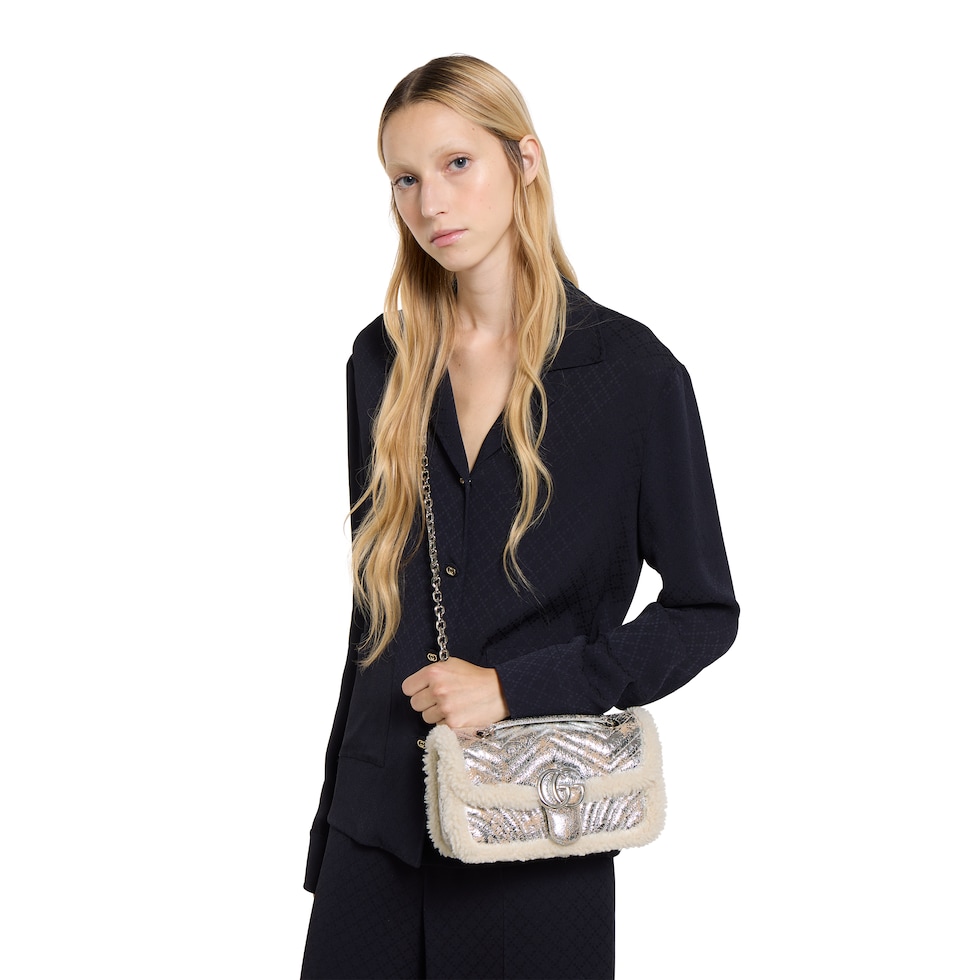 GG Marmont small shoulder bag in silver textured leather | GUCCI® CH