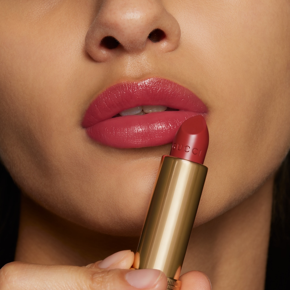 502 Eadie Scarlet, Rouge à Lèvres Voile Lipstick | GUCCI® US
