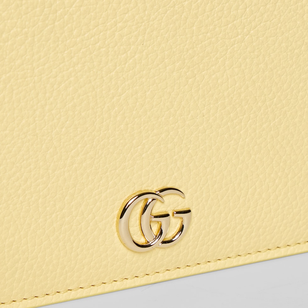 Cartera con cadena GG Marmont en piel color amarillo claro | GUCCI® MX