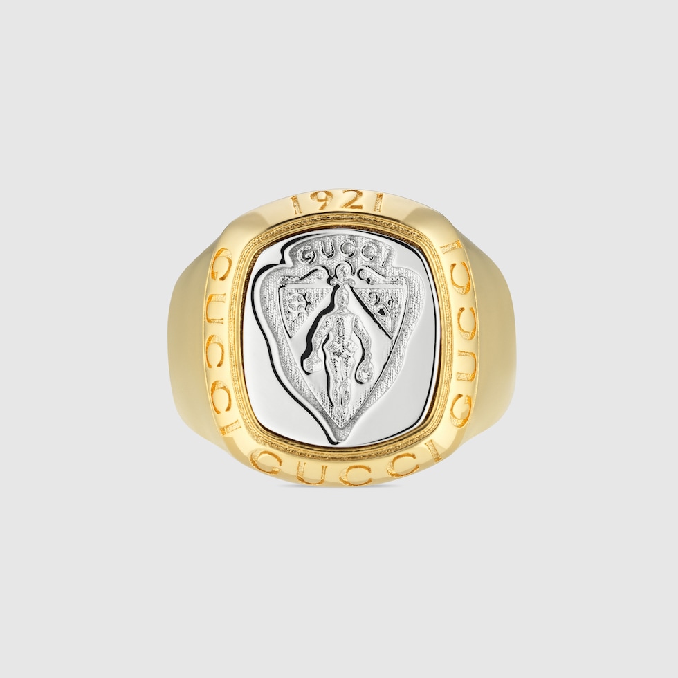 Gucci crest signet ring in gold-toned brass | GUCCI® AE