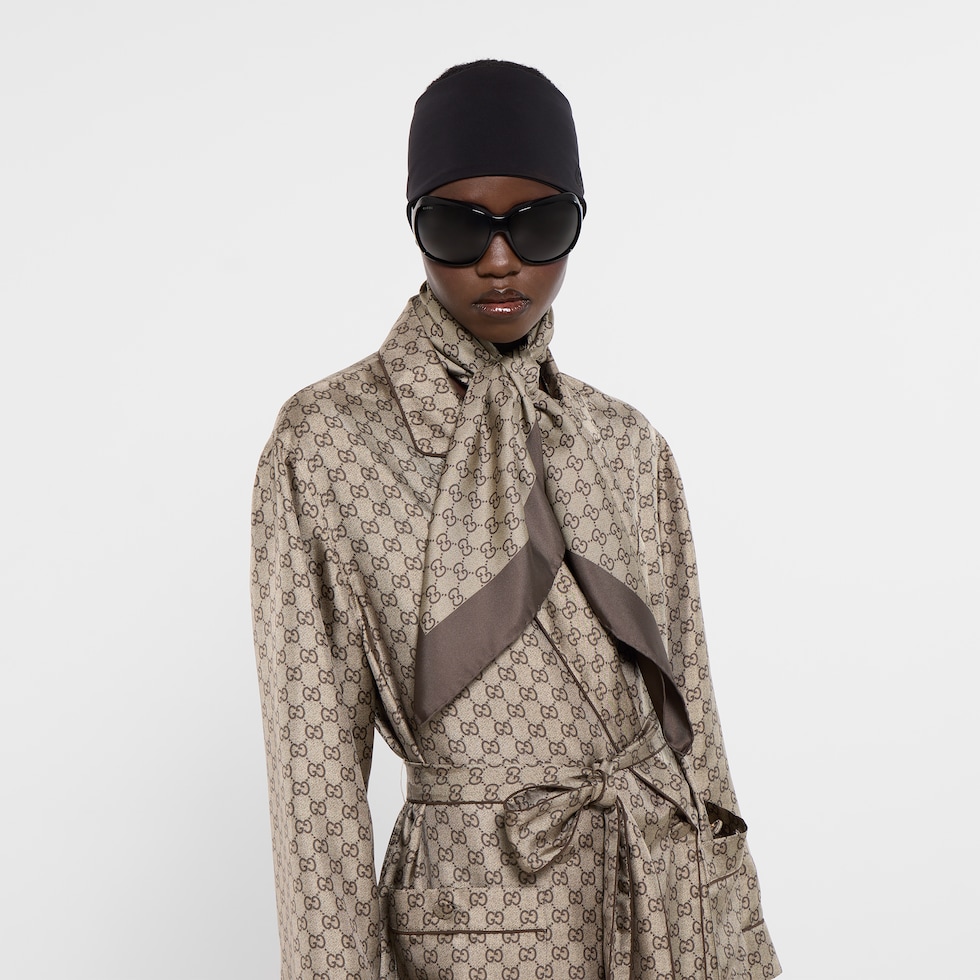 Printed silk twill carré in camel and brown | GUCCI® CH