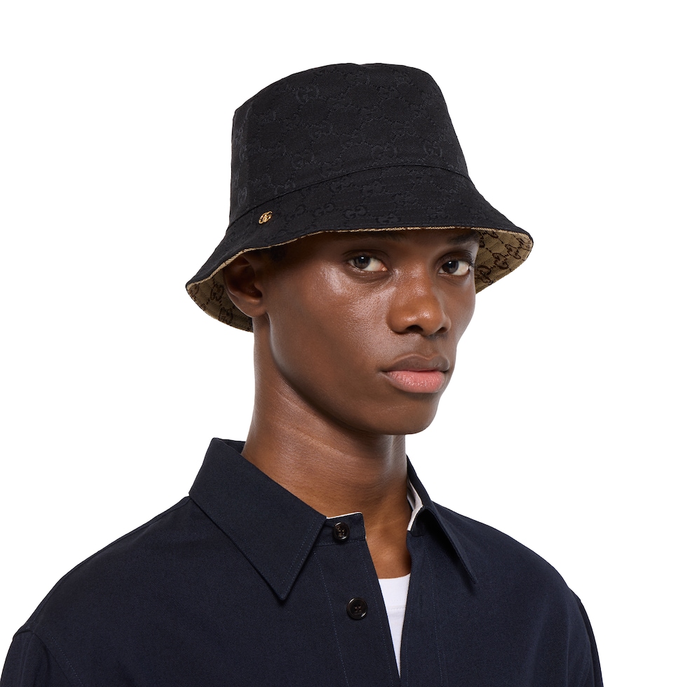 Reversible GG canvas bucket hat in black and beige | GUCCI® SG