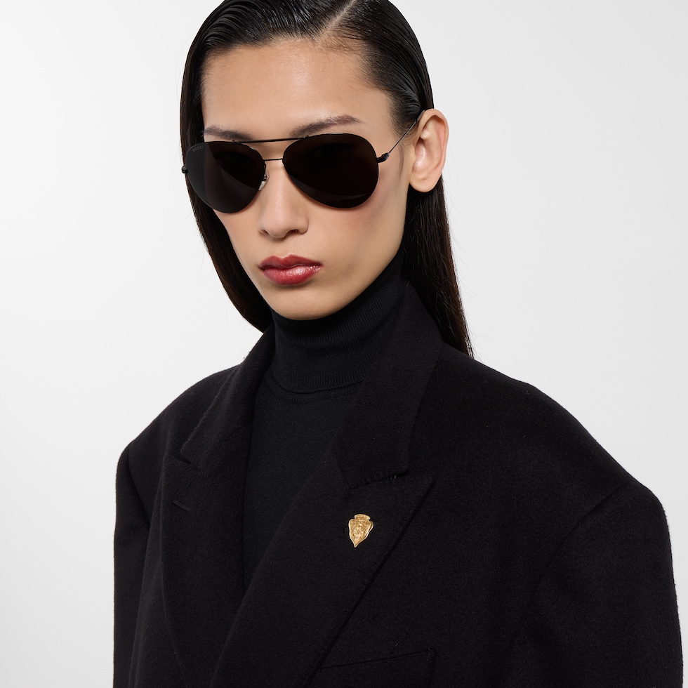 Gucci crest brooch in gold-toned brass | GUCCI® ZA