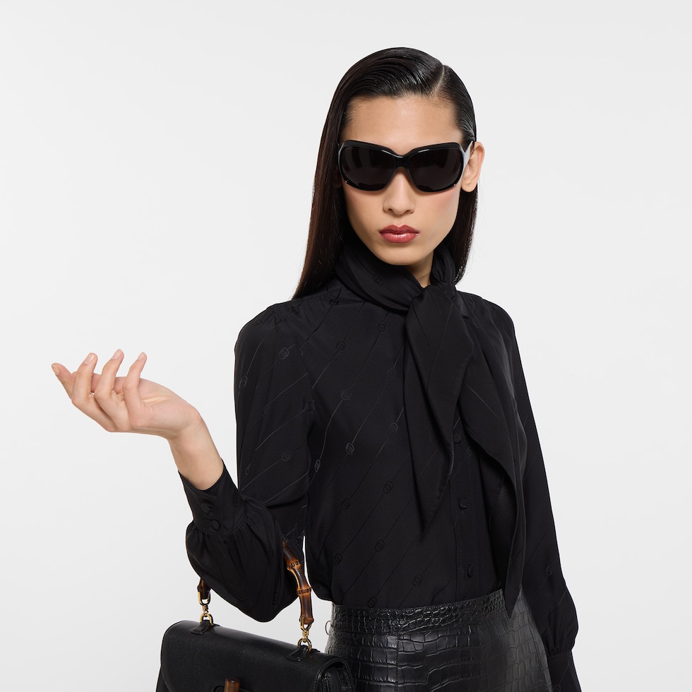 Interlocking G chain silk carré in black | GUCCI® ZA