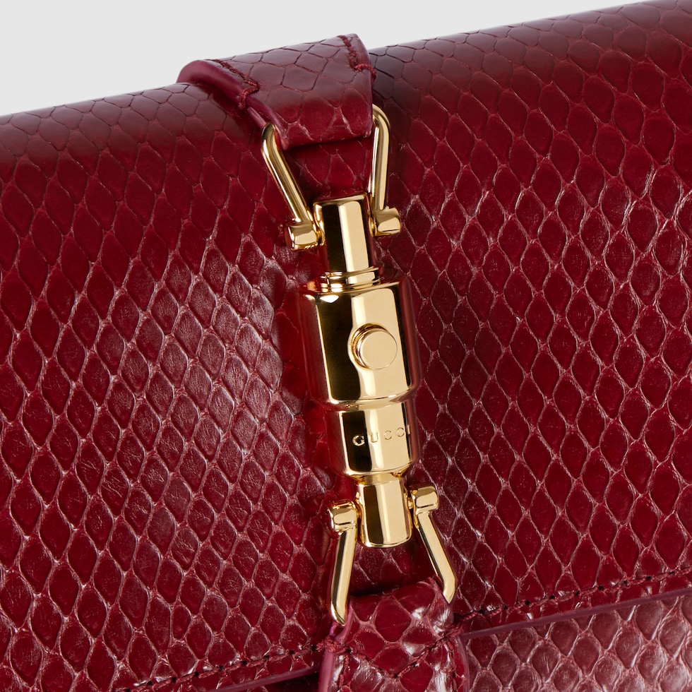 Cartera Gucci Jackie de pitón con cadena en rojo oscuro | GUCCI® ES