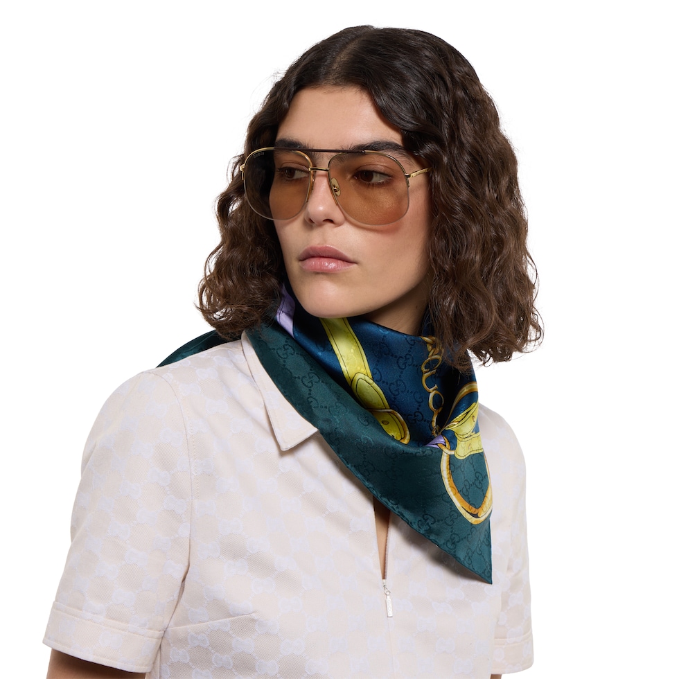 Carré in seta jacquard GG stampata in blu navy e verde scuro | GUCCI® IT