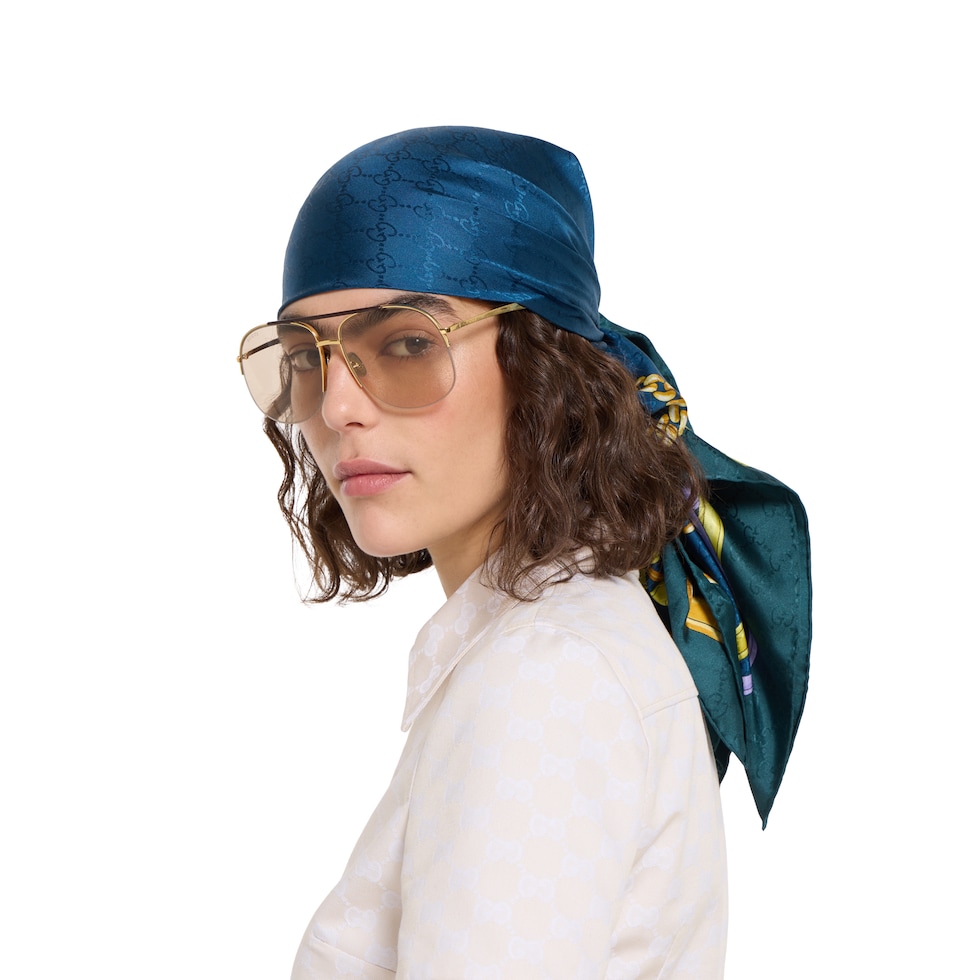 Carré in seta jacquard GG stampata in blu navy e verde scuro | GUCCI® IT