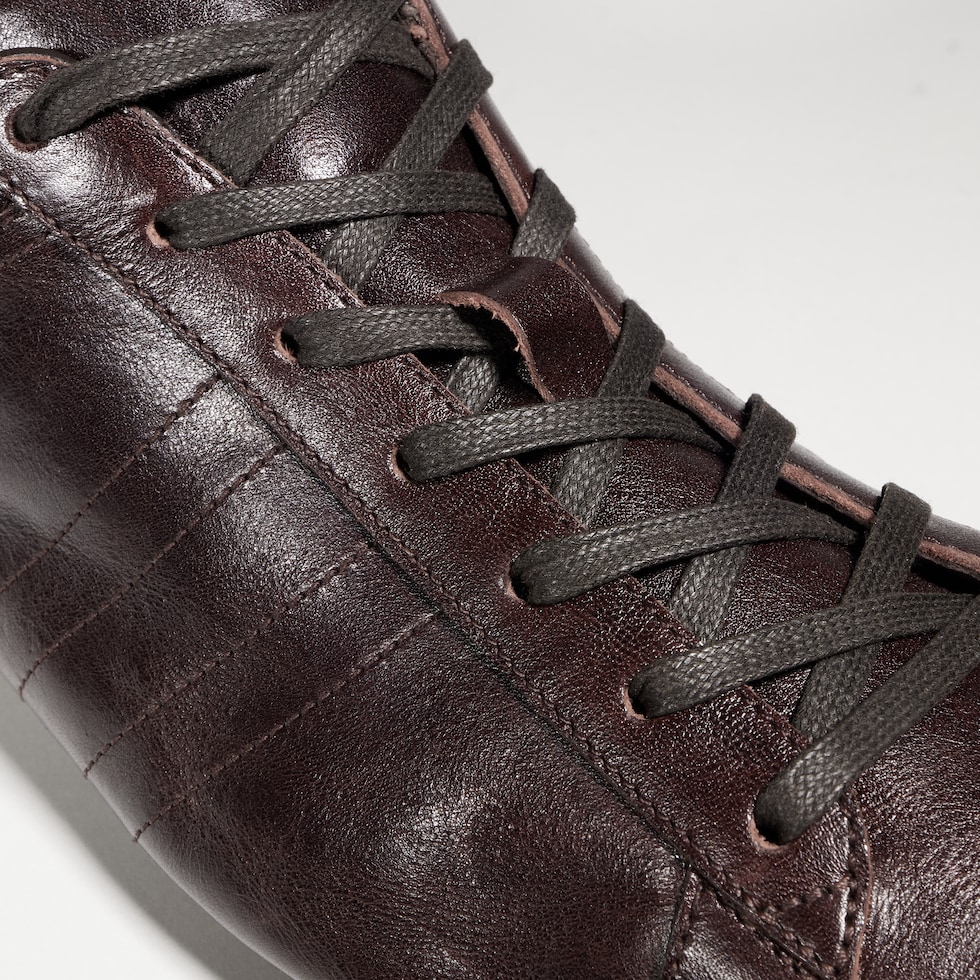 Men's lace-up driver in dark brown leather | GUCCI® CH