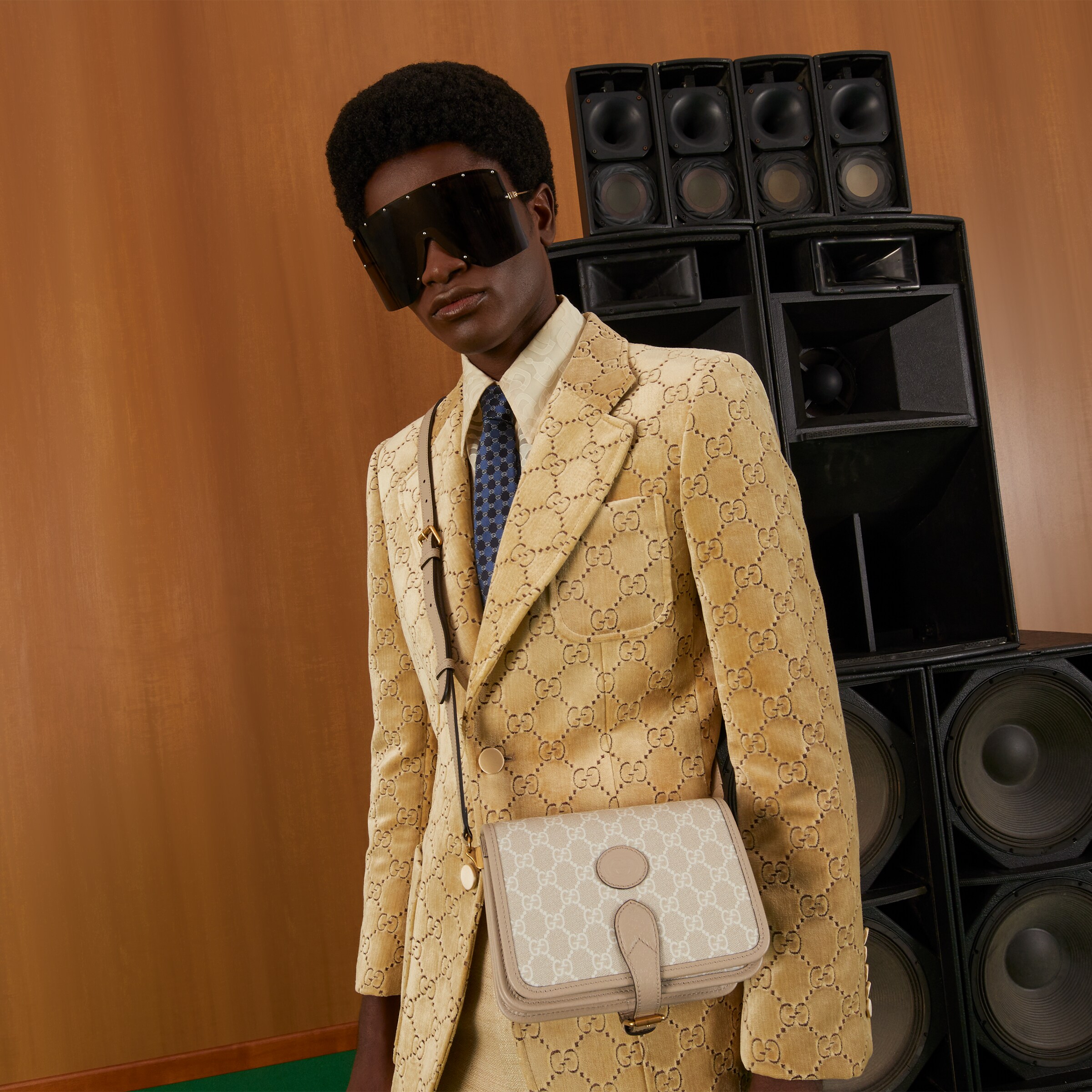 Mini shoulder bag with Interlocking G in beige and white GG Supreme ...