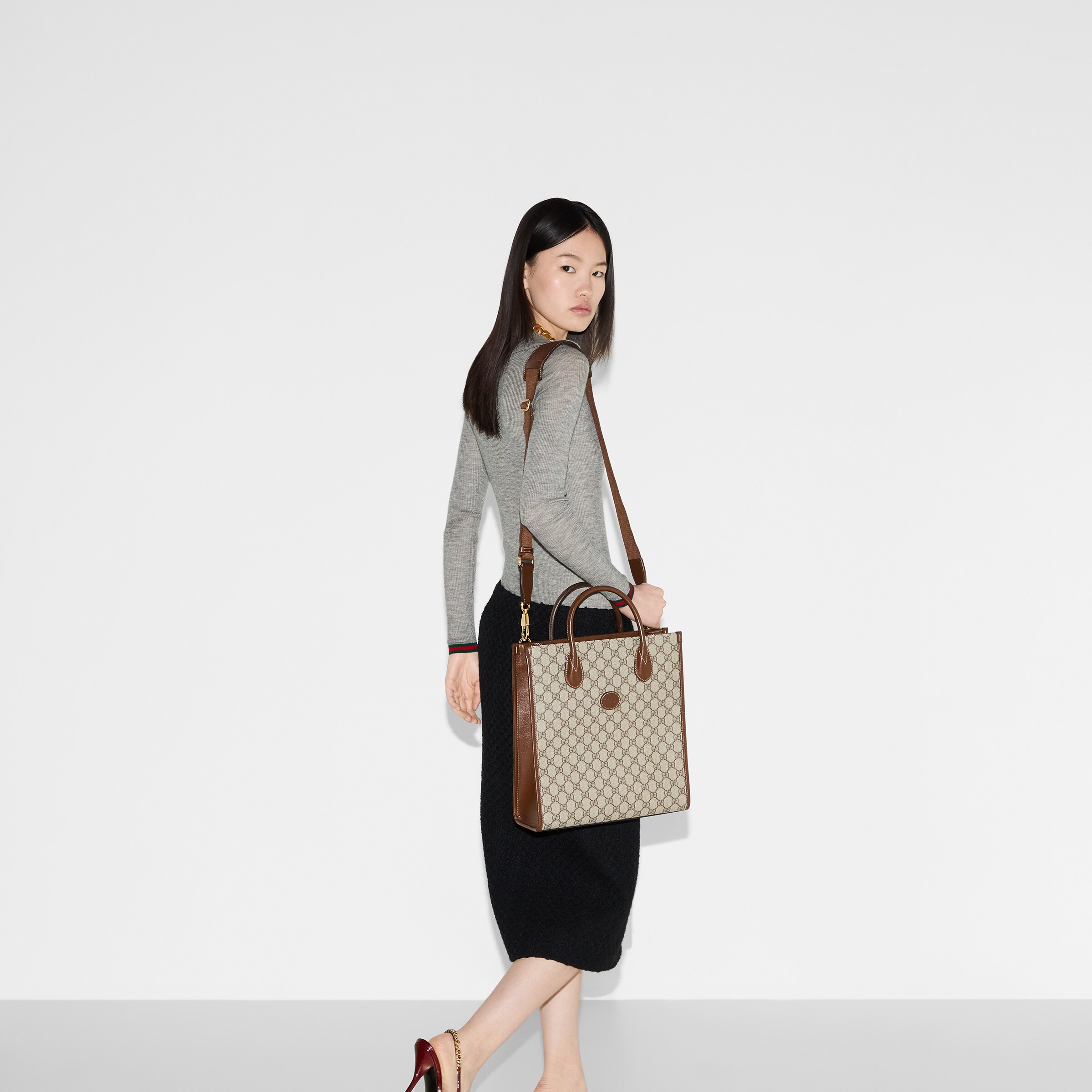 Tote bag with Interlocking G in beige and ebony Supreme | GUCCI® UK
