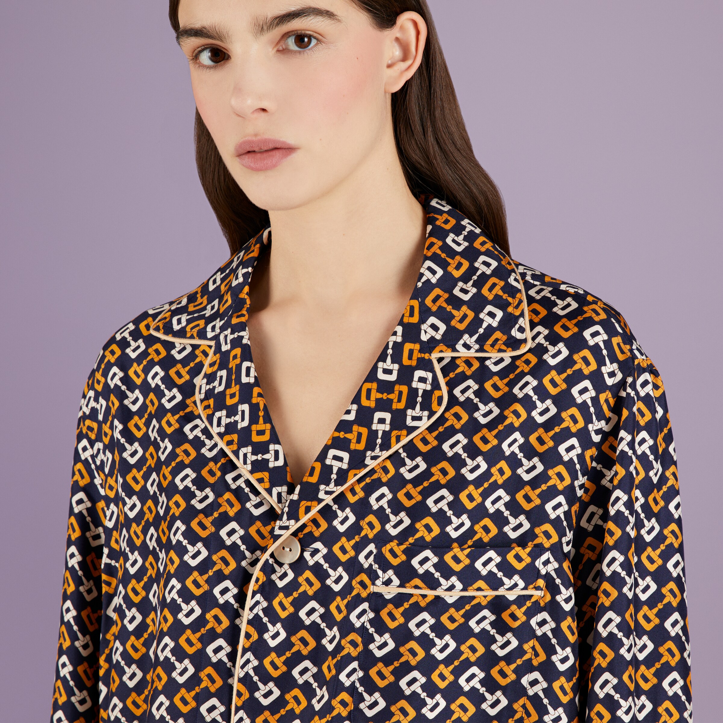 Pyjama deux pièces en soie à imprimé Mors en bleu foncé et marron ...